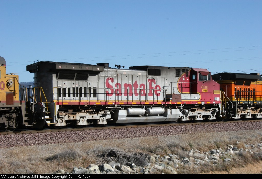 BNSF 600
